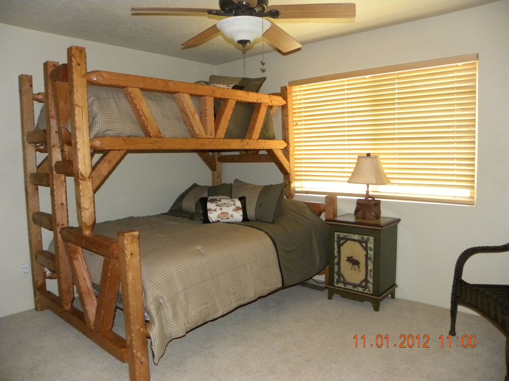 Wonderful house close to Golf Course with Hot Tub, Air Hockey ...