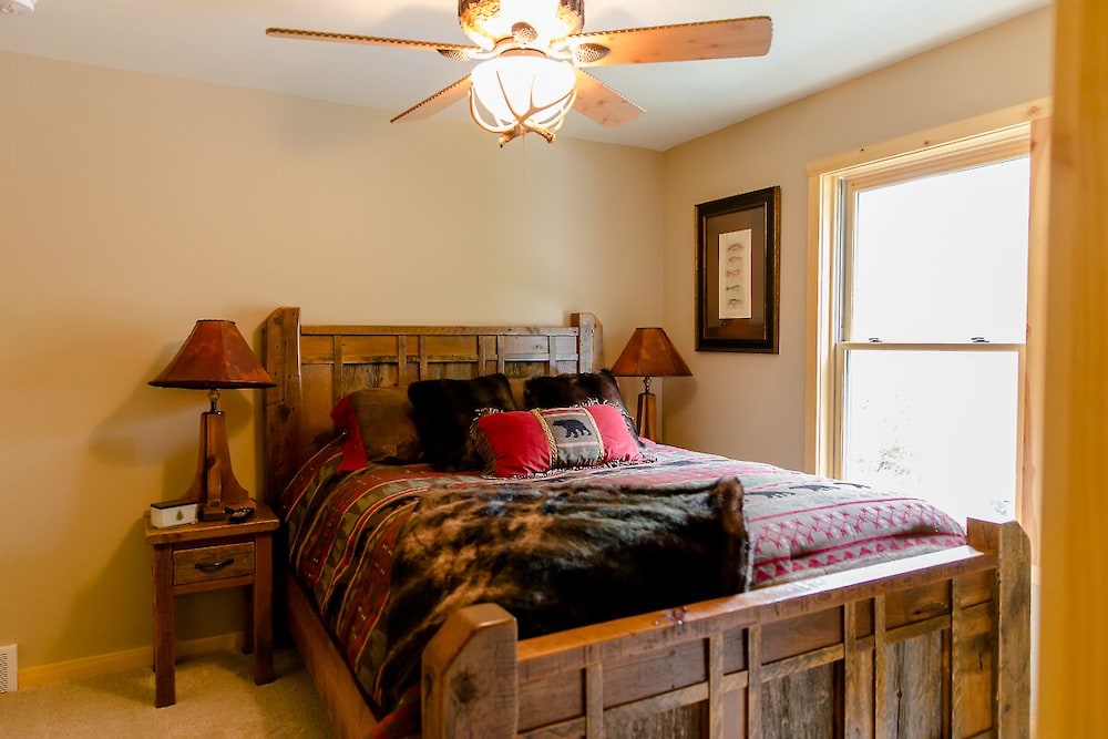 Luxury Lake Cottage at Meemo's Farm - Osceola County | Vrbo