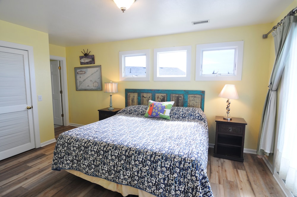 Pickled Ocra: Pet friendly, sandy beach, beautiful sunsets. - Ocracoke ...
