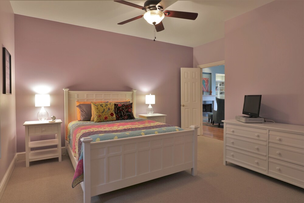 Private, Unique Home w/ Large 8 Foot Deep Pool, Walk to Beach, Water ...