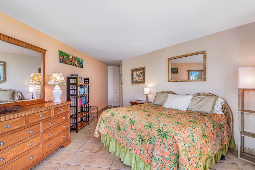 Direct Oceanfront EVERY Room Kauhale Makai #214 - Largest Unit ...