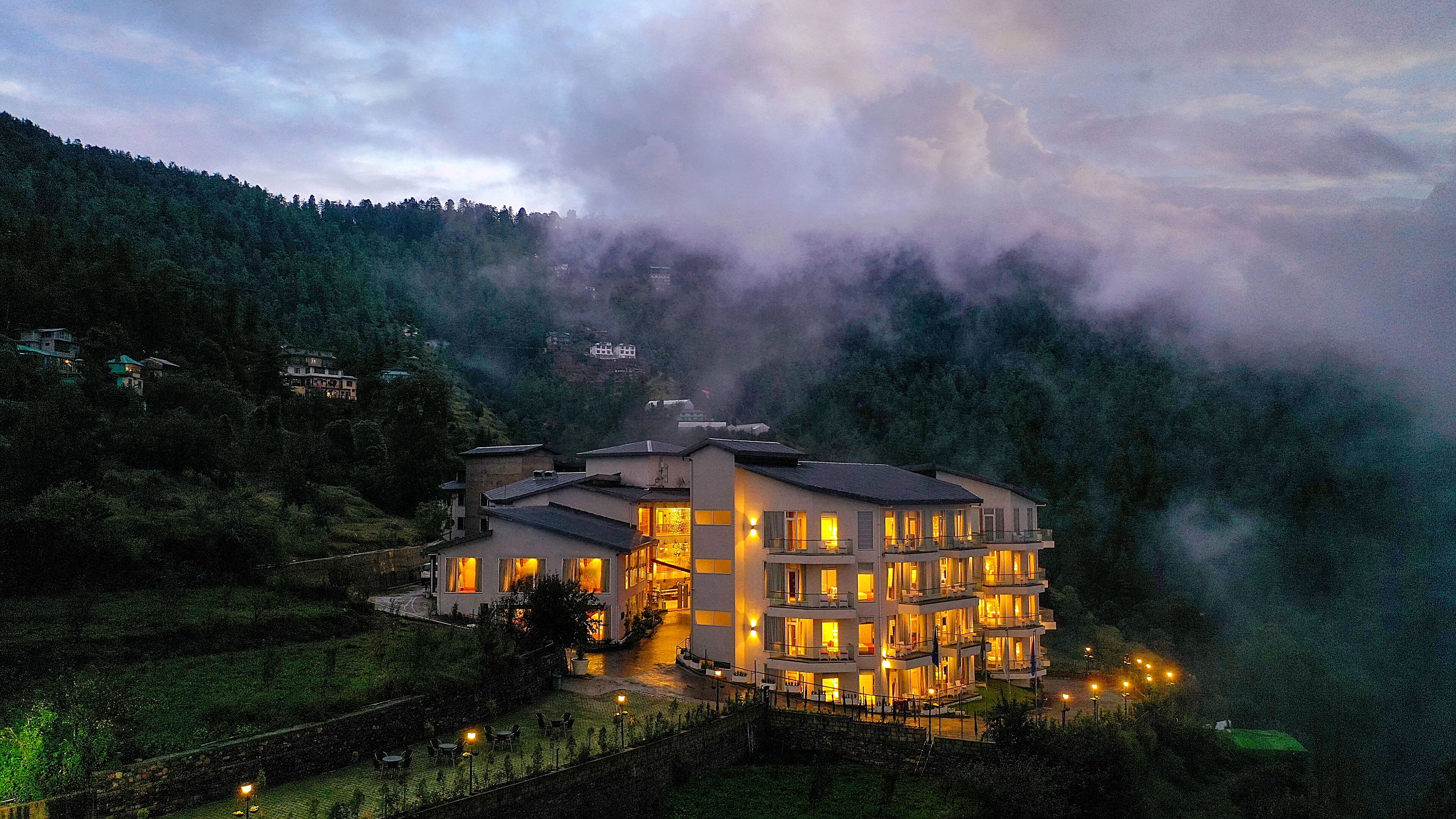 Radisson Hotel Shimla in Shimla, India | Expedia