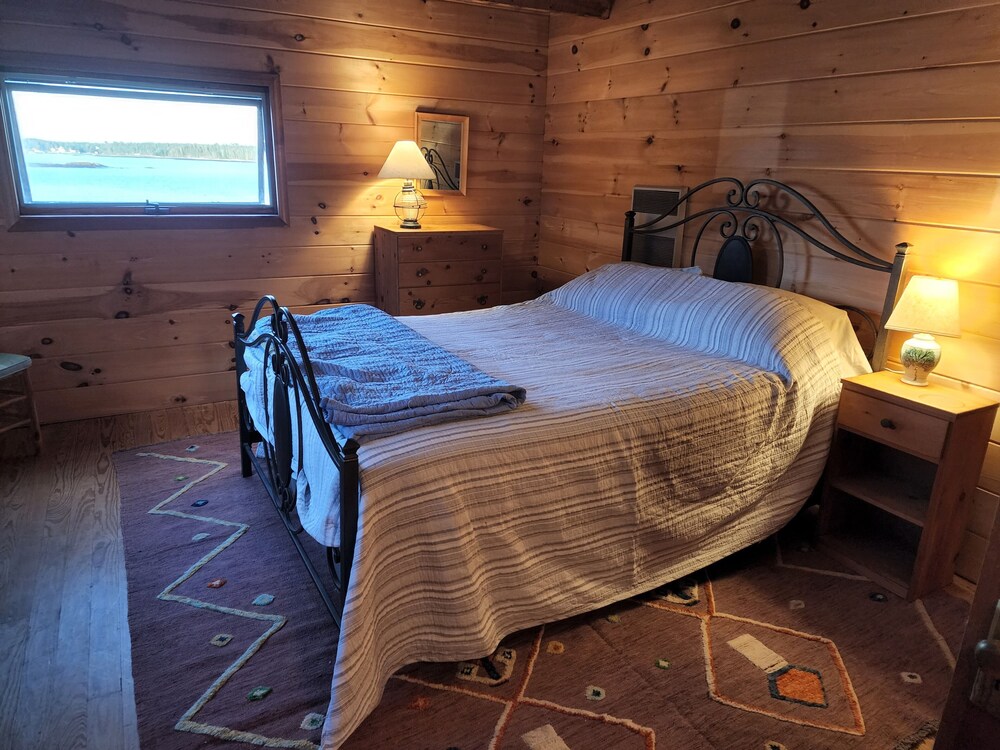 Coastal Island Retreat - Privacy and Convenience. Boat rental available ...