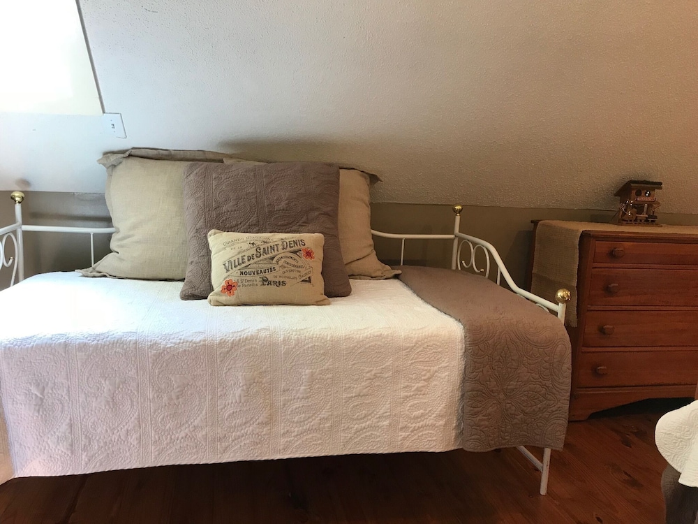 Come enjoy nature at Crooked Cabin - Polk County | Vrbo