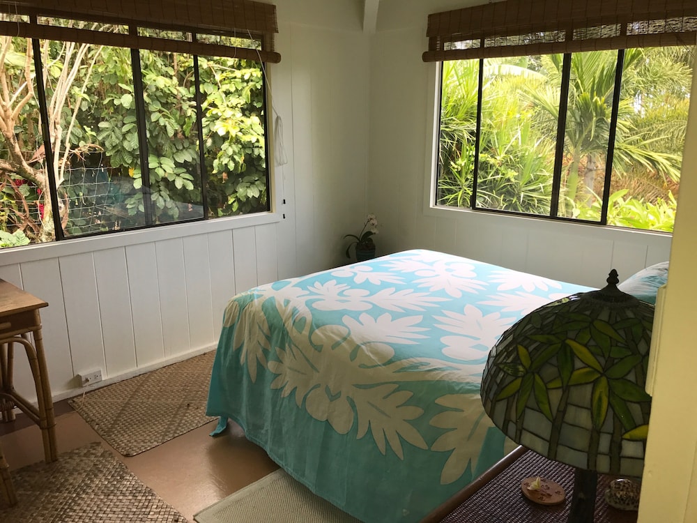 IDEAL BEACH LOCATION 2 BR LARGE DECK "PRIVATE' - Maui County | Vrbo