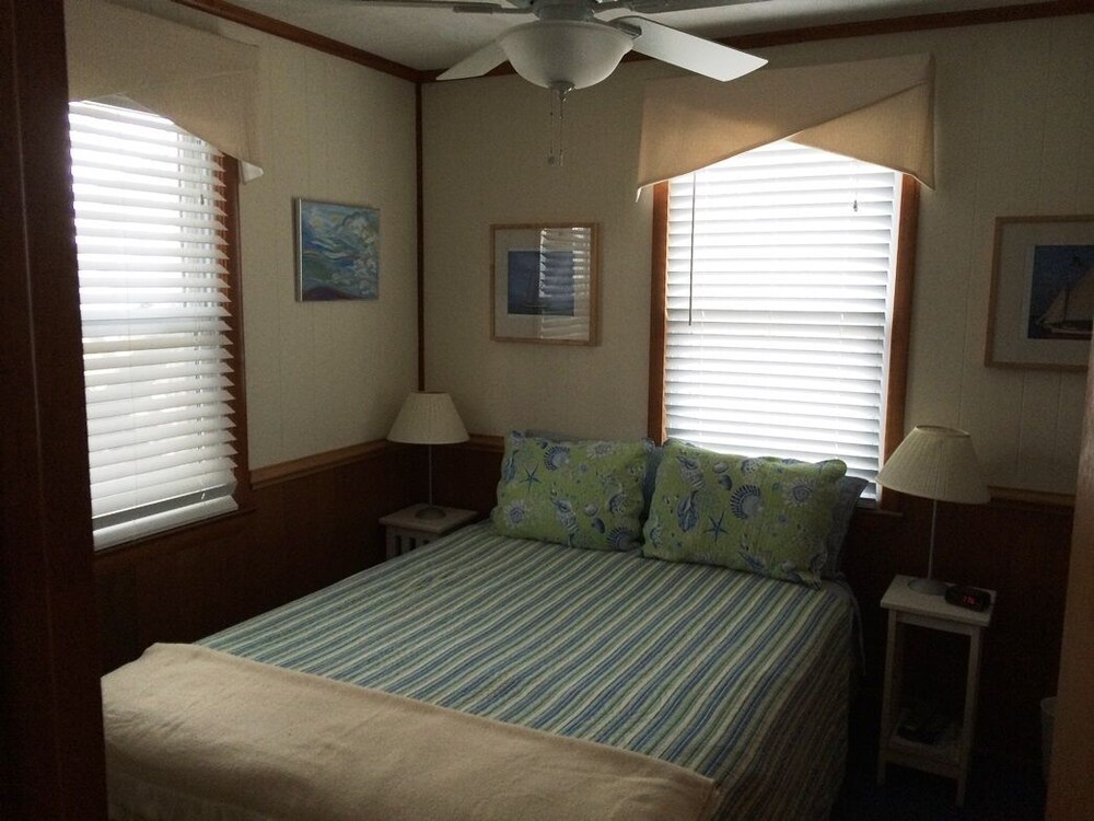 4 Bedroom Ocean View Beach Box Cottage in Duck. - Duck | Vrbo