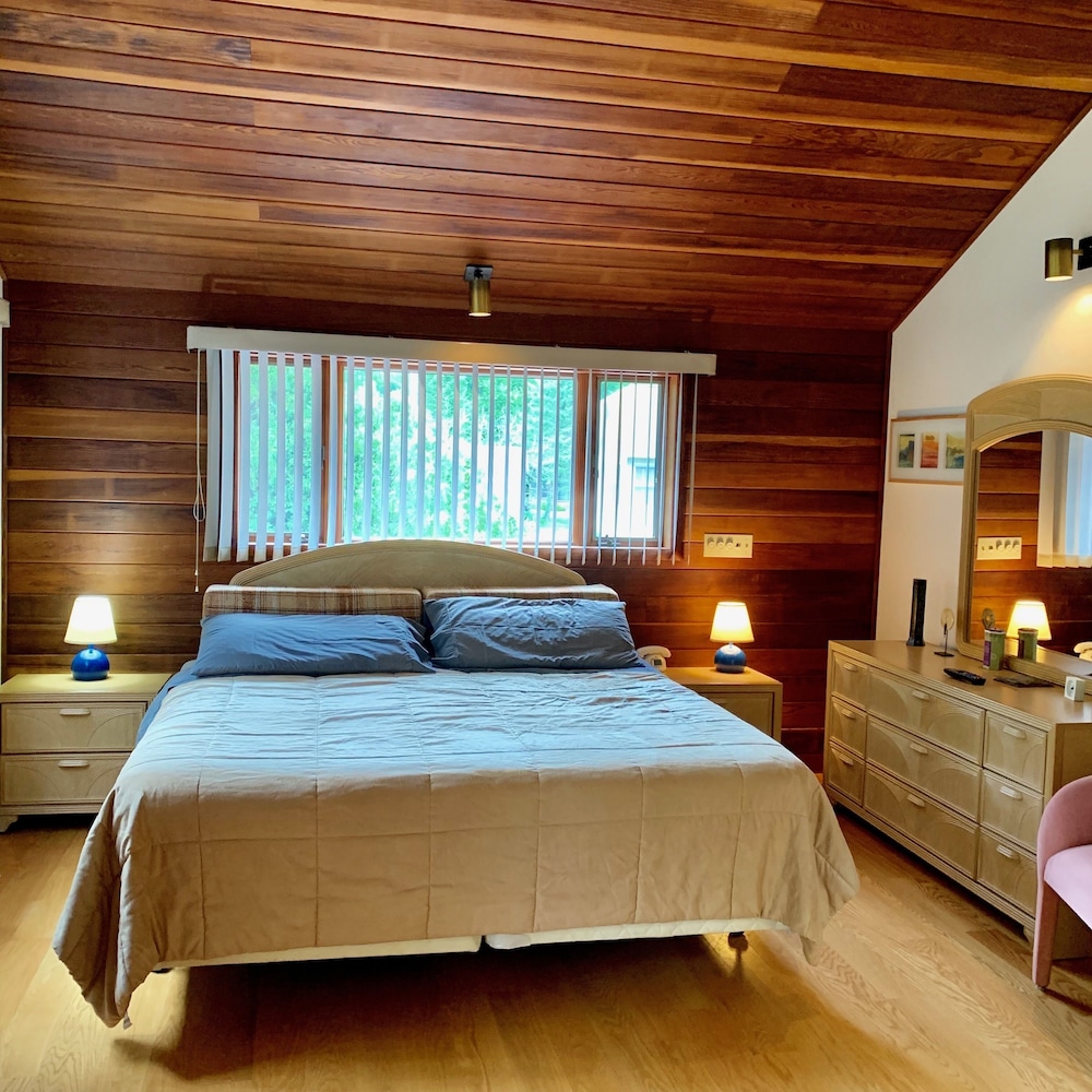 Gordon Beach Dream House - 150 Steps to Beautiful Lake Michigan and ...