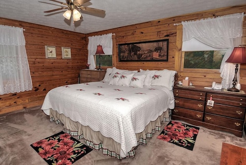 Shiloh-ranch Home W/amazing Views - Maggie Valley, NC