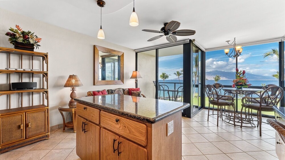 407 - Gorgeous Oceanfront one bedroom unit! - South Kihei | Vrbo
