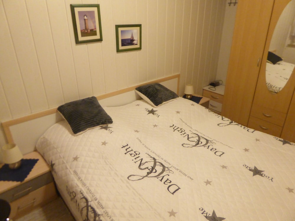 Gemüdliches Ferienh. mit unzähligen Freizeitmöglichk. im Ferienpark Hage/Nordsee - Berumbur ...