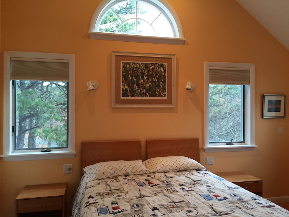 Modern house with commanding views - Evermore cottage on Powers Landing ...