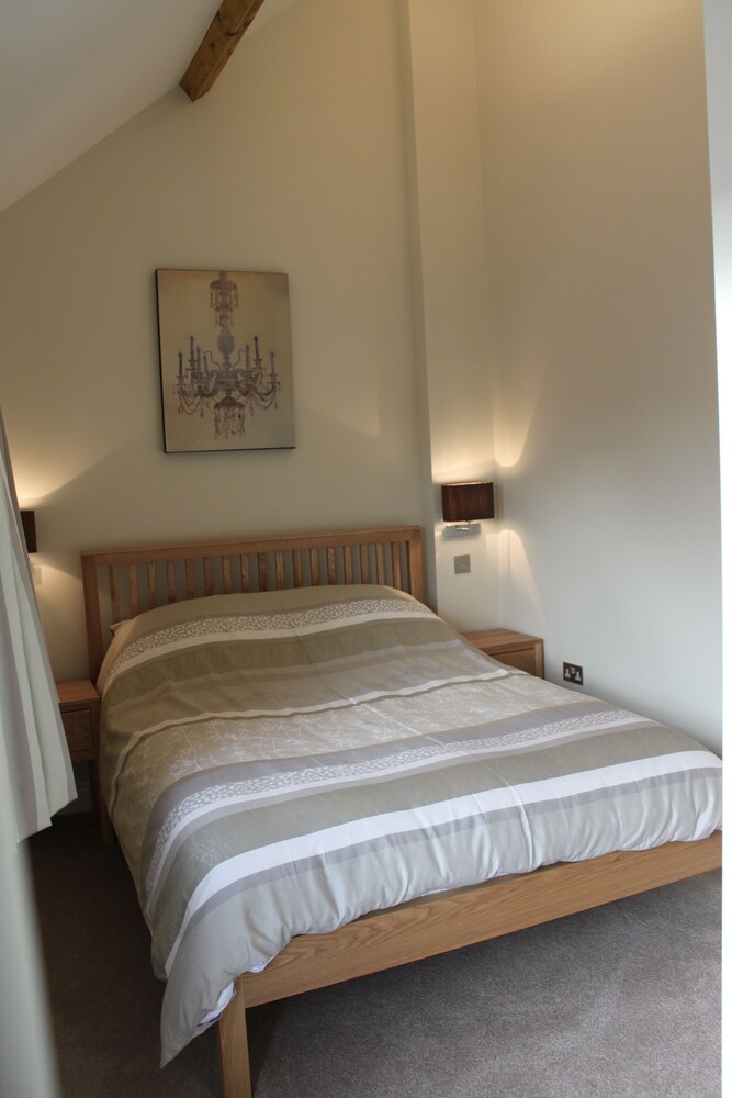 Luxury cottage on working farm, close to Silverstone, Oxford and the ...