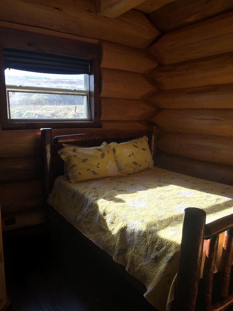 "The Duck" Cedar Log Home Rental - Sleeps 12!! - Newfoundland | Vrbo