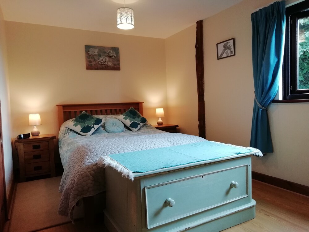 Glebe Barn, Detached Quaint Barn Conversion in Farlow, Shropshire DOGS ...