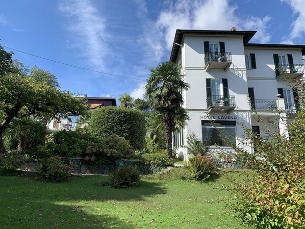 Book Hotel Loveno in Menaggio | Hoteles.com