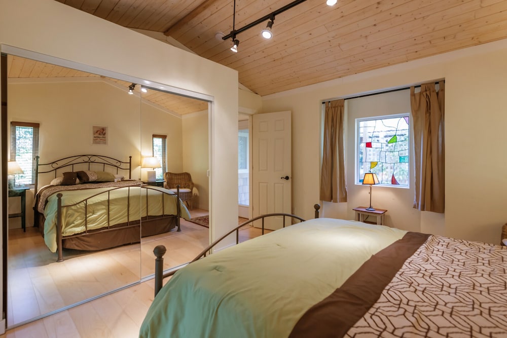 Harmony Park Cottage at amazing Lily Point - Point Roberts Wa. - Point ...