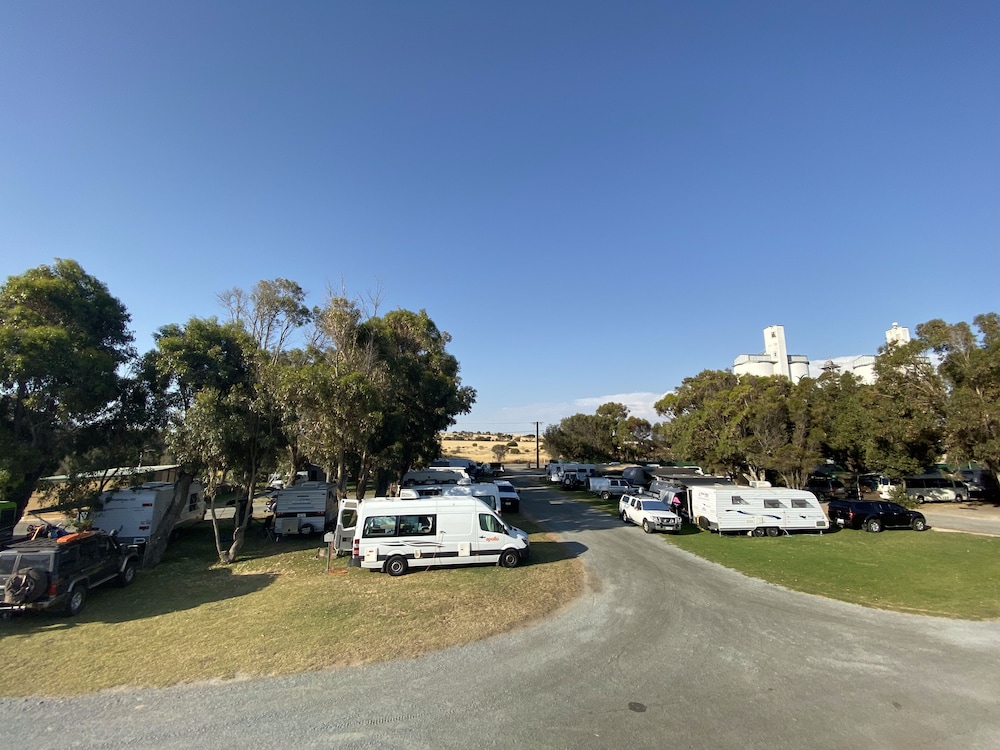 Elliston Caravan Park, Australia | Australian Accommodation