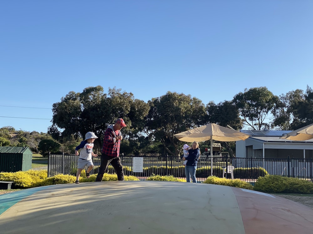 Elliston Caravan Park, Australia | Australian Accommodation