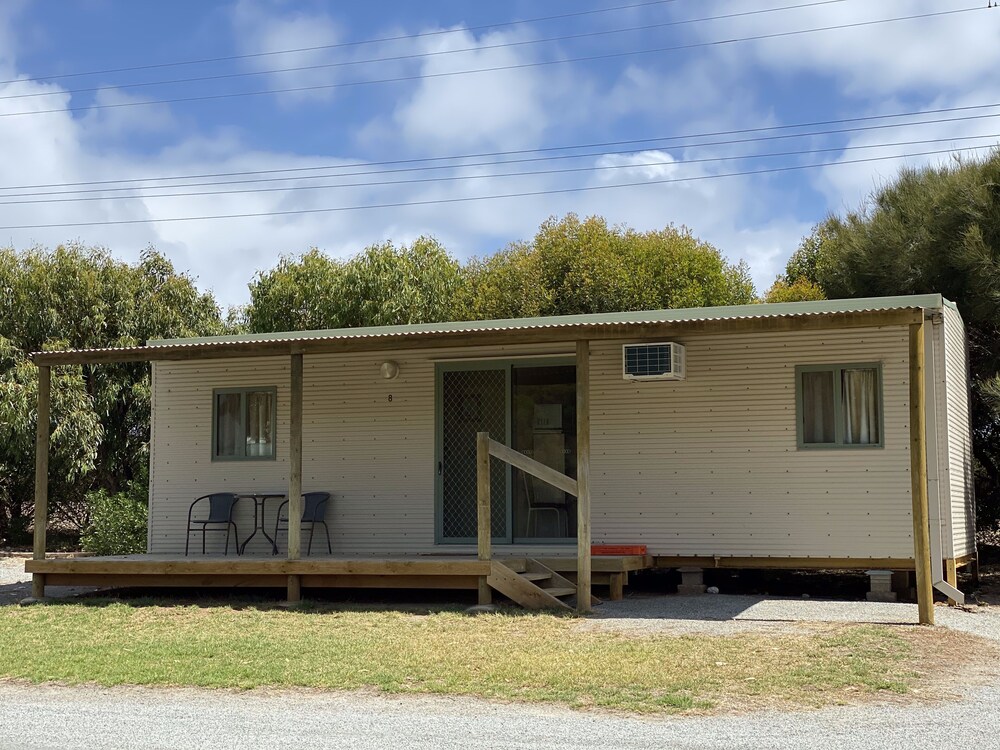 Elliston Caravan Park, Australia | Australian Accommodation