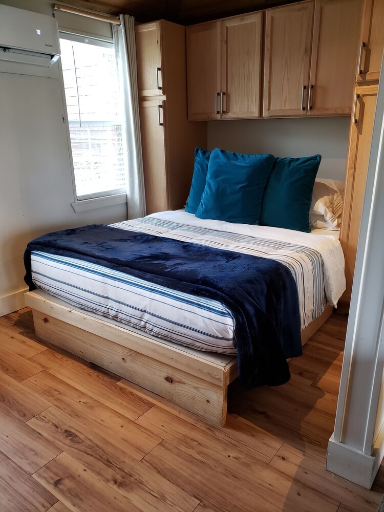 Lake front hidden gem . No cleaning fee. Pet friendly - Denton County ...