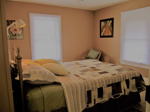 Dancing Tree Guest Suite - Ontario