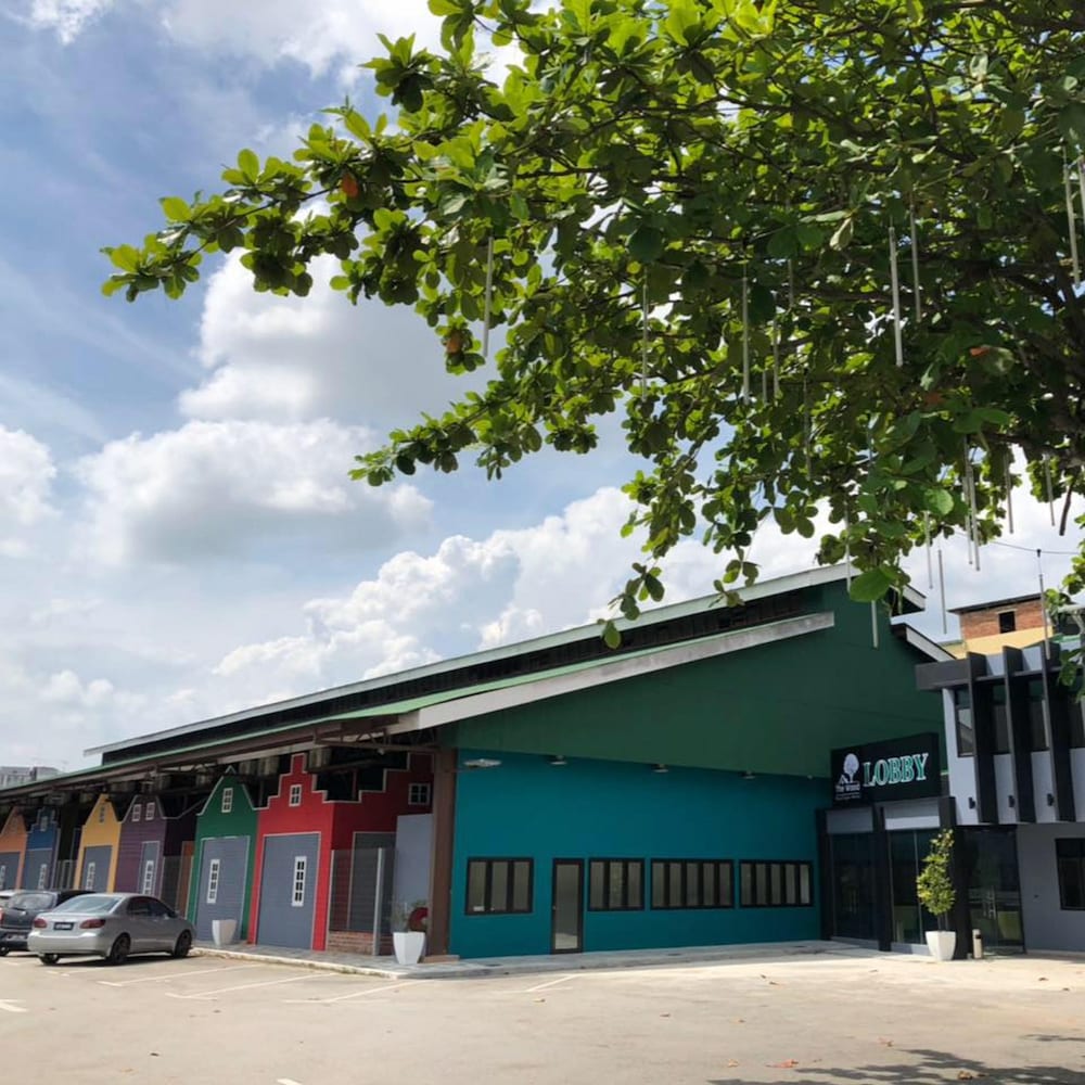 The Wood Boutique Hotel, Muar: Room Prices & Reviews | Travelocity