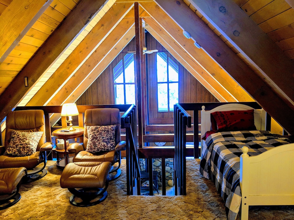 Classic Donner Cabin w/ family friendly amenities - Tahoe Donner | Vrbo