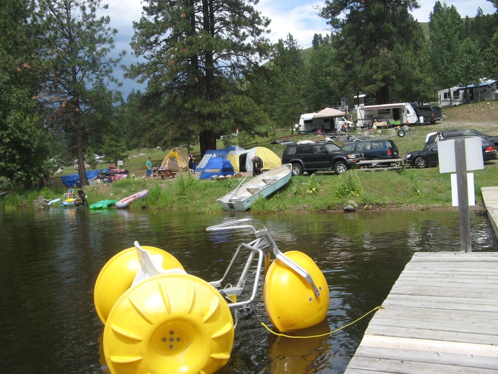 Liar's Cove Resort in Conconully | Best Rates & Deals on Orbitz