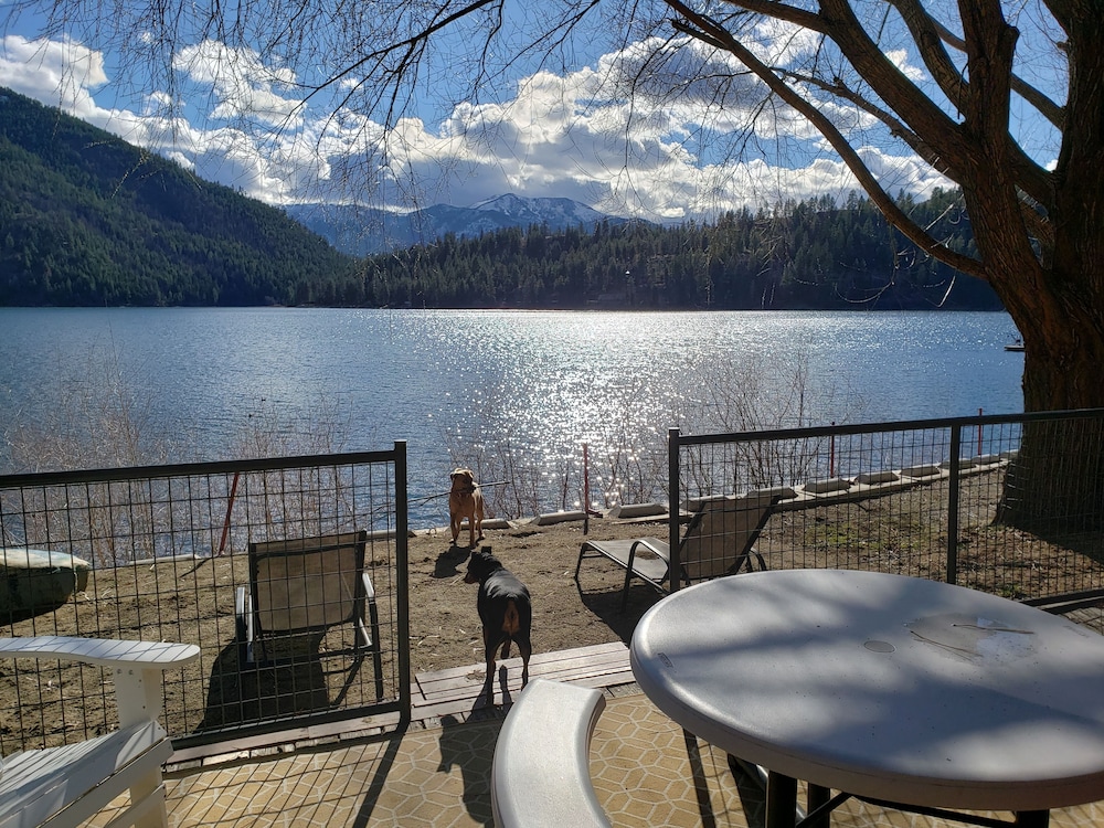 Liar's Cove Resort in Conconully | Best Rates & Deals on Orbitz