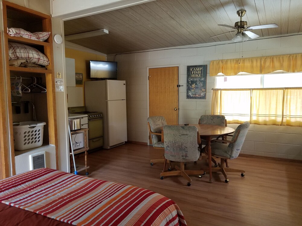 Liar's Cove Resort in Conconully | Best Rates & Deals on Orbitz