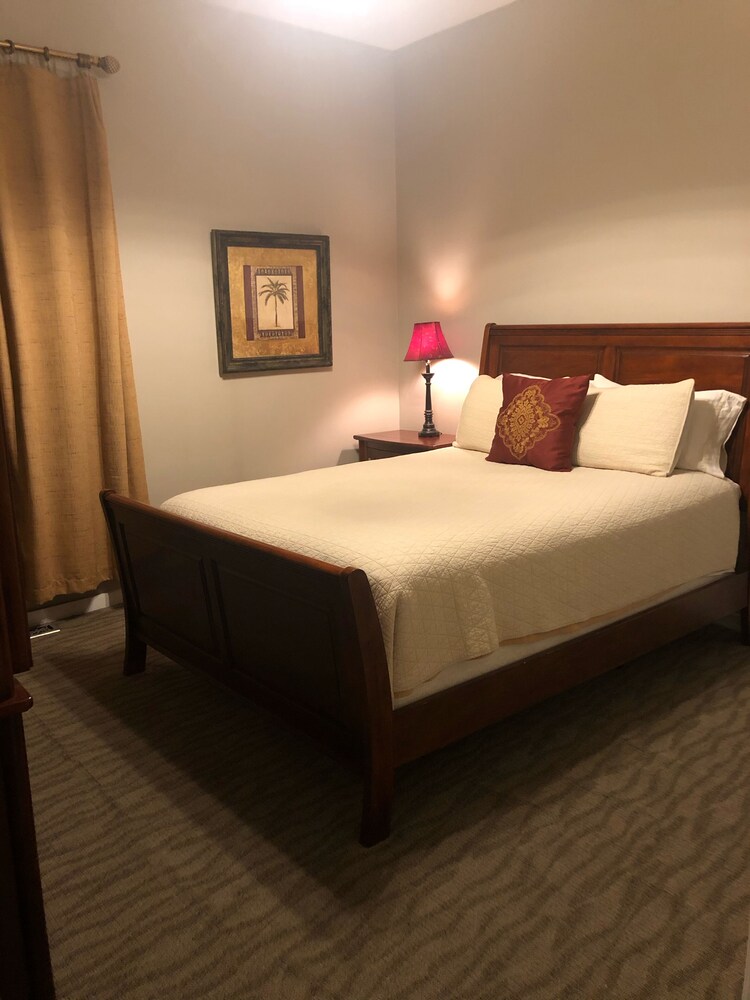 Luxury Brownstones in Historic Soulard - St. Louis | Vrbo