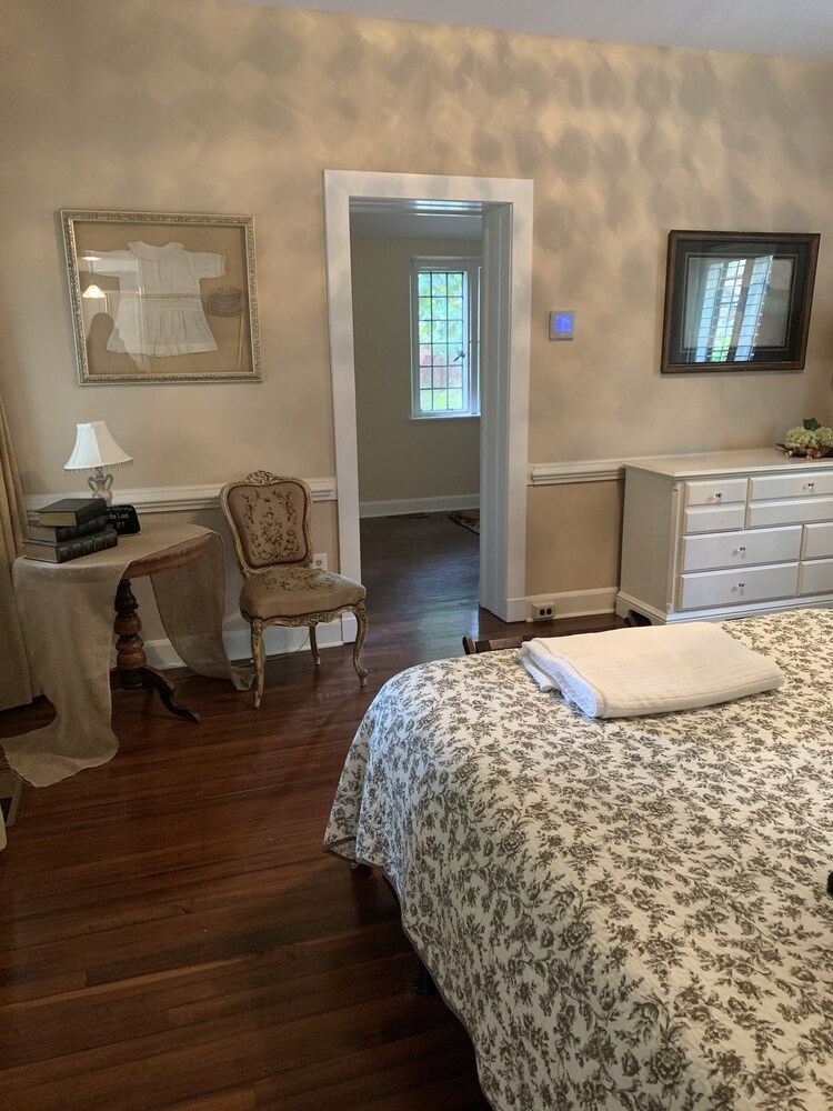 1929 Historic 8 bedroom Shadowlawn Estate in Old Town Pinehurst ...
