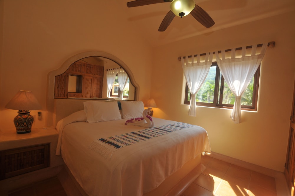 El Mango One Bedroom Apartment at Villas Los Arcos - Zihuatanejo | Vrbo