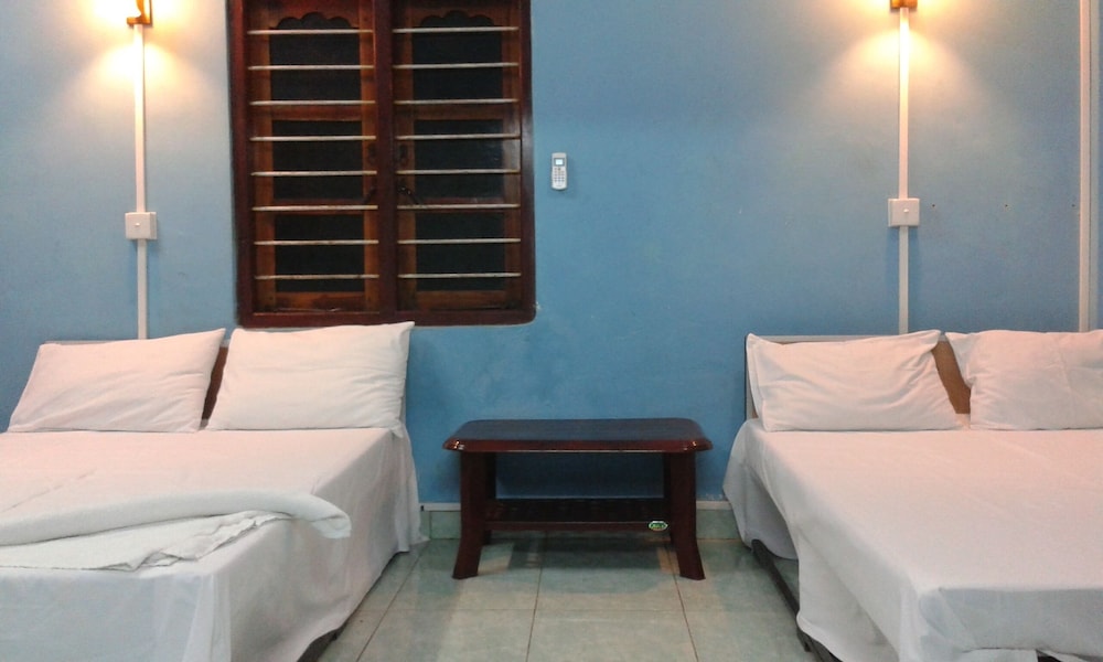 DockYard Inn Trincomalee at Dutch Bay Beach Reviews, Deals & Photos ...