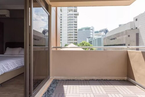 Cozy Premium Studio In Orchard Road (300 Sqft) - Clementi