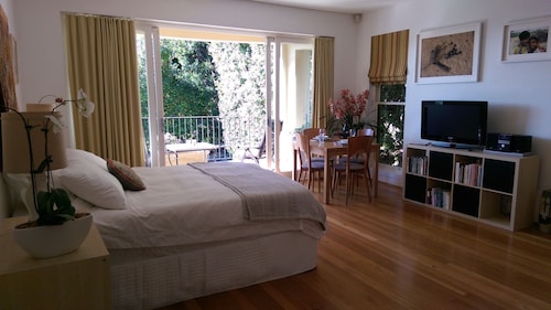 Luxury Studio In Balmoral - Sydney