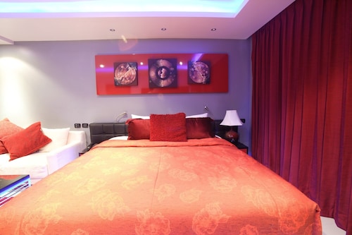 Absolute Bangla Suites Unit 105 Apartment - Patong