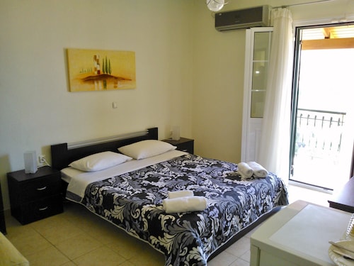 Niriides Apartments - Kefalonia