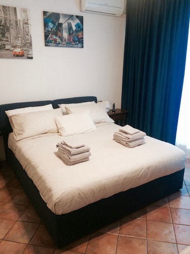 Lake View Apartment - Como
