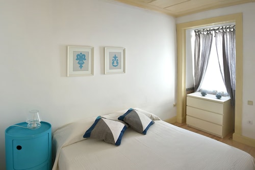 Rua Das Praças, 16 - Lisbon