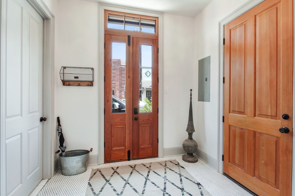 Sophisticated Marigny Triangle Open Concept Home with Balcony - New ...
