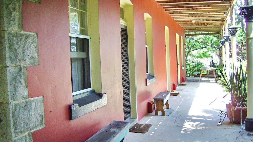 Arakoon House 1 - walk to the beach - Bring your own linen: Deals ...