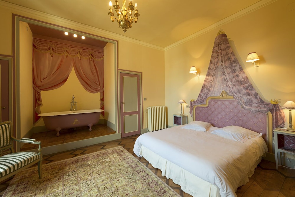 Château de Tailly, castle, gîtes, delightful rooms, Meursault, Burgundy ...