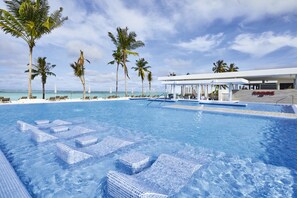 RIU Atoll All inclusive in Kedhigandu, Maldives | Expedia