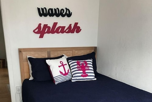 2 Bedroom Unit At Palm Cay, Heated Pool And Walk To Beach! - Holmes Beach, FL