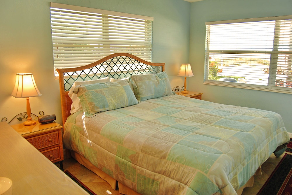 Nothing Comparable to 4BR Siesta Key Beachfront Villa - Right on #1 ...