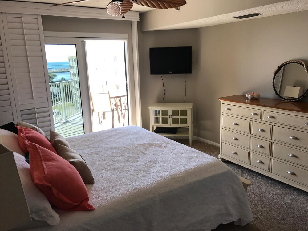 Inlet Reef Club 612 - Beach view luxury condo in Destin - Destin | Vrbo