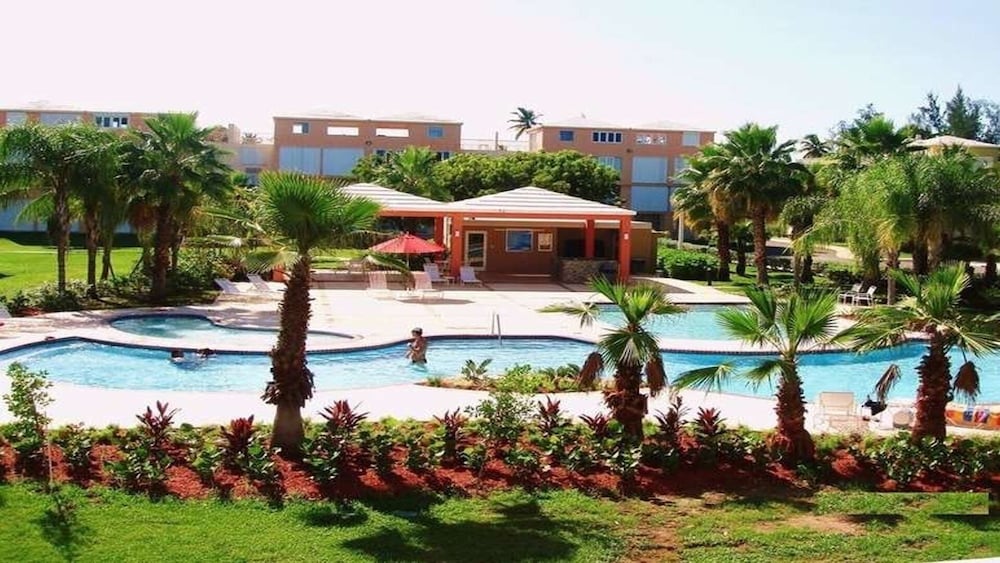 Beachfront , Pool and Beautiful Ocean View @ Malibu Beach, Loíza Puerto ...