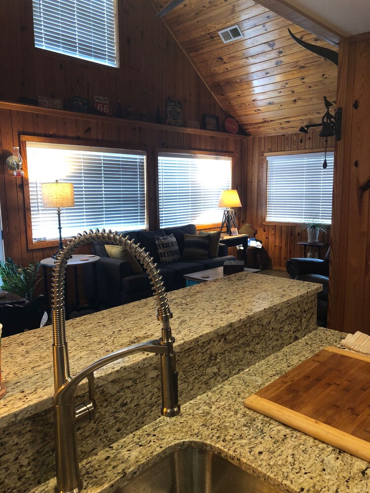 Cabin Located on Tannenbaum Golf Course in Drasco, AR. WiFi DirecTV HBO ...
