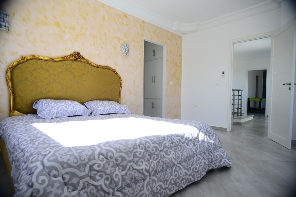 Villa Aaliyah with private pool and jacuzzi not overlooked: Deals ...